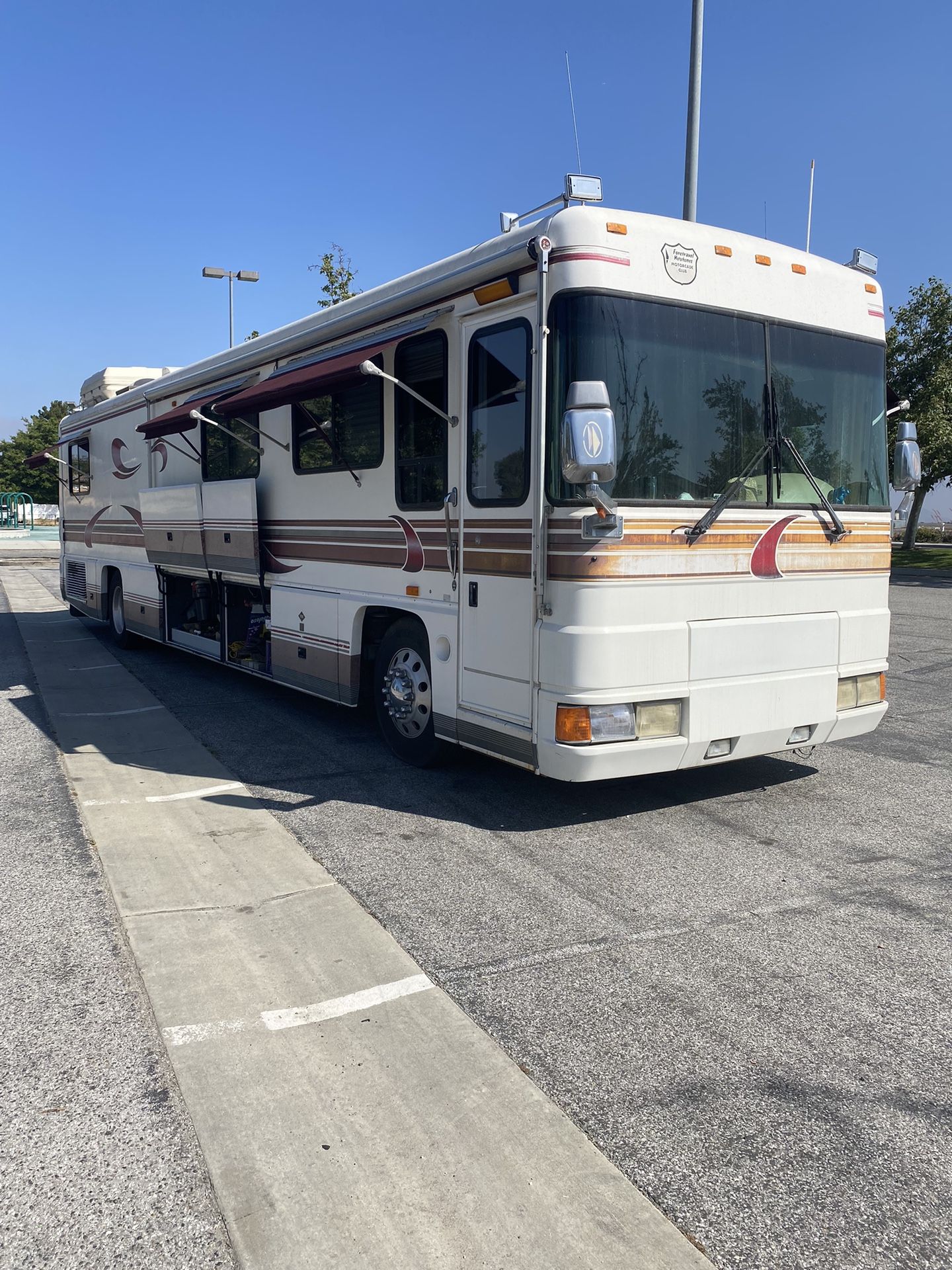 1998 Foretravel U320 for Sale in Riverside, CA - OfferUp