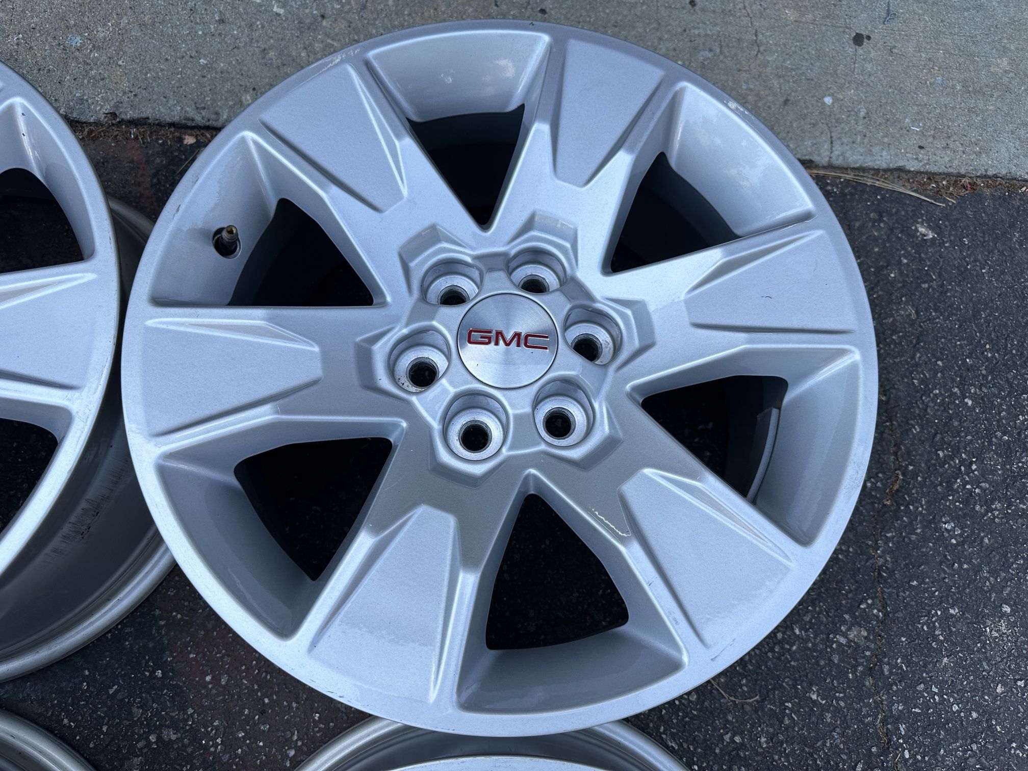 Four GMC canyon 17 inch aluminum rims fit Chevy Colorado. 2015 and up ...