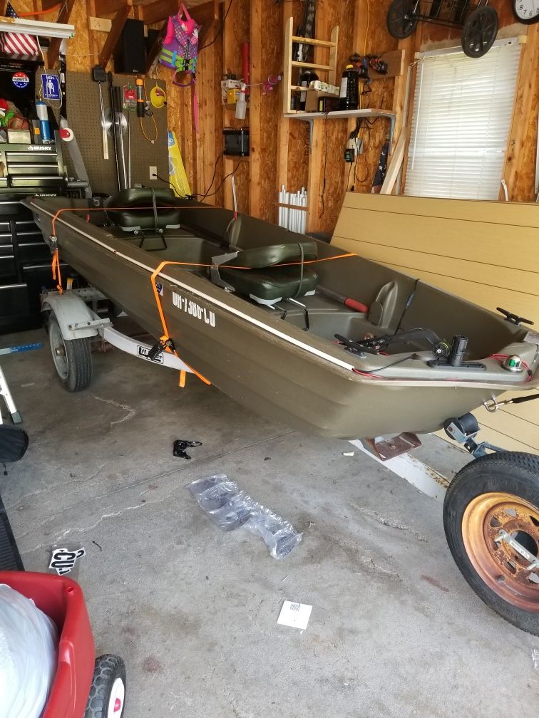 Used Sun Dolphin American 12 Jon Boat Offer Online | www.oceanproperty ...