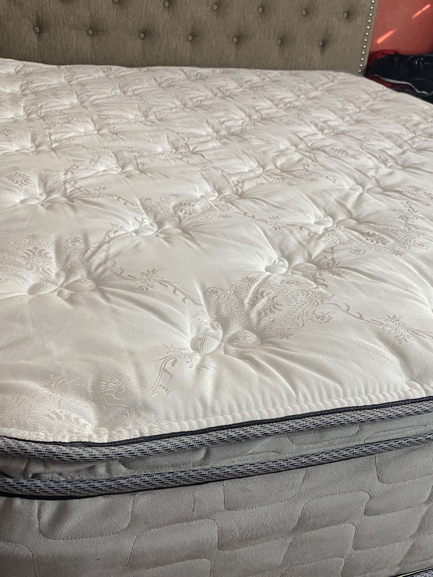! Brand new queen mattress.. No Box Spring for Sale in Sacramento, CA ...