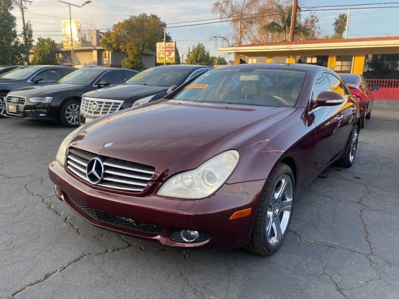 2007 Mercedes Benz CLS550 for Sale in Downey, CA - OfferUp