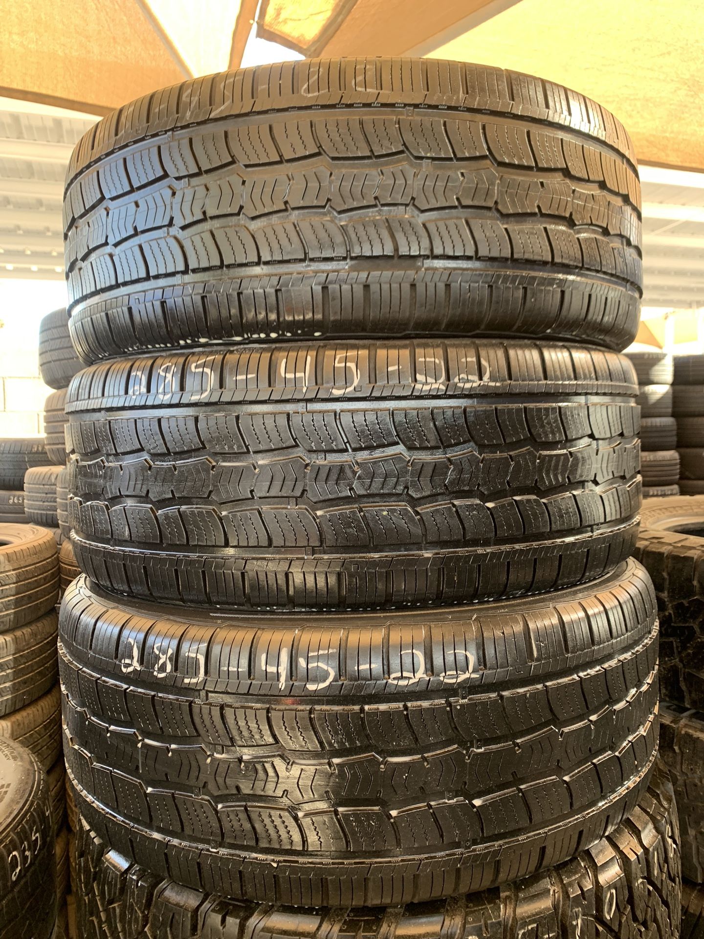 285 45 22 Tires Cooper Discover HTP Excellent Condition for Sale in ...