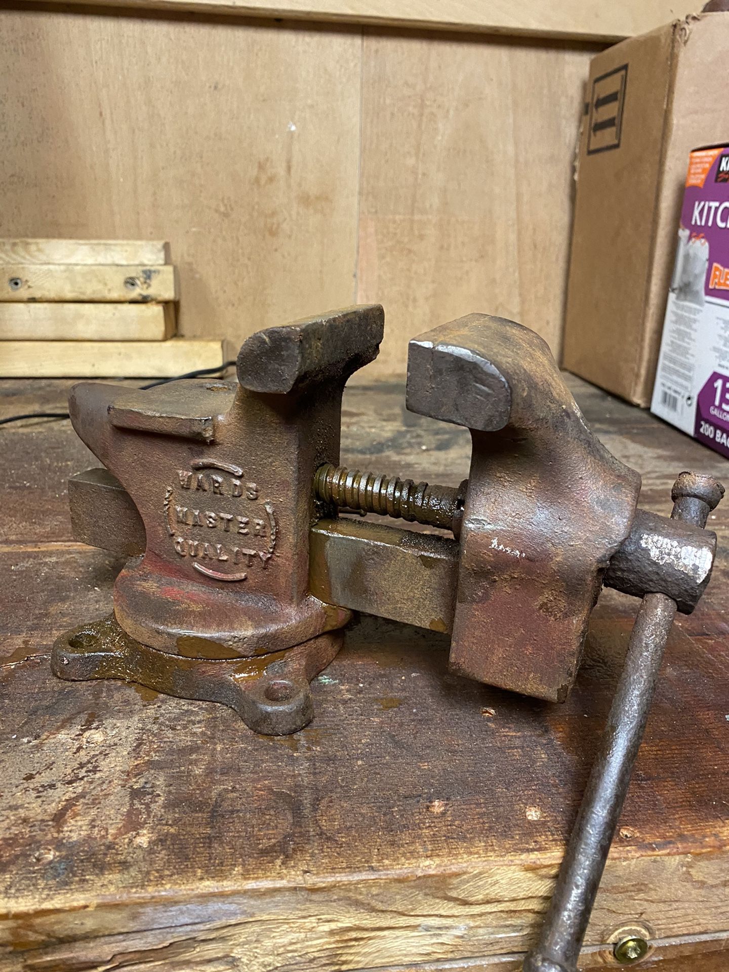 Vintage Bench Vise for Sale in Auburn, WA - OfferUp