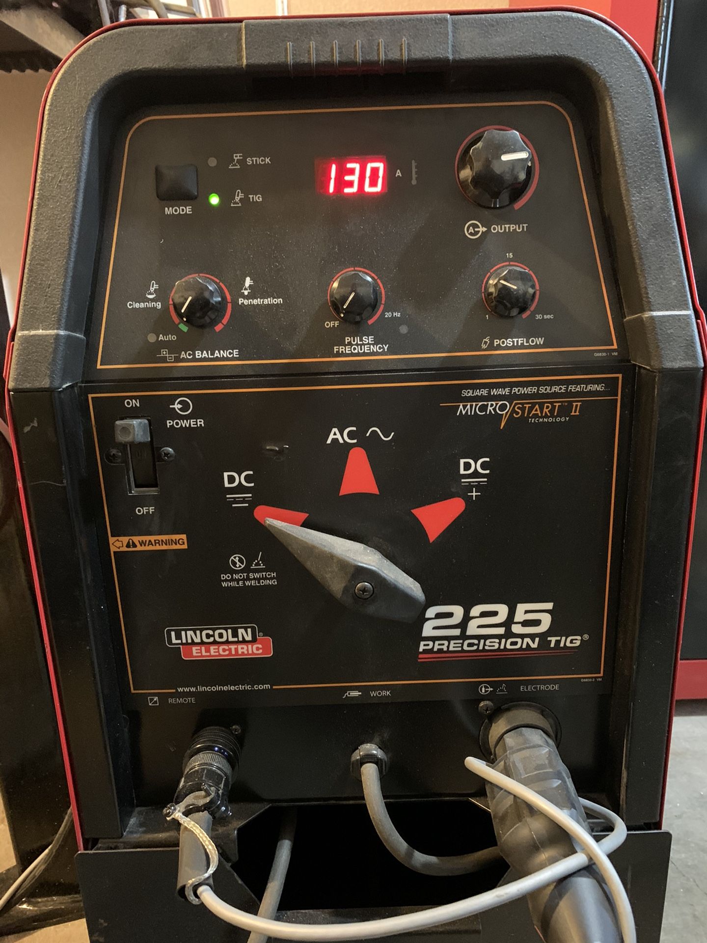 Lincoln precision tig 225 welder with hand amptrol for Sale in Puyallup ...