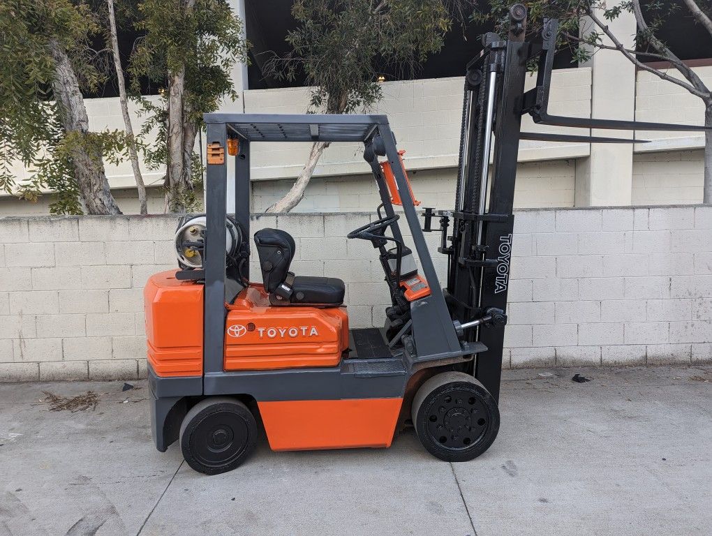 5k Lbs Toyota Forklift for Sale in Long Beach, CA - OfferUp