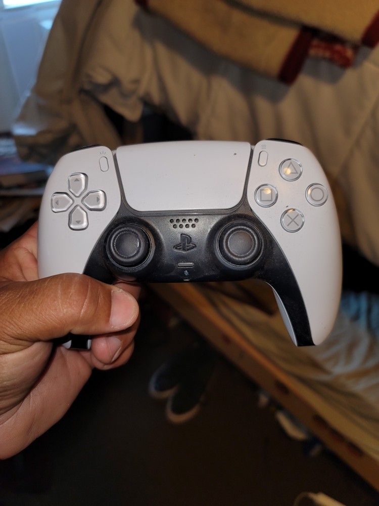 Ps5 Controller Broken. for Sale in Paramount, CA - OfferUp
