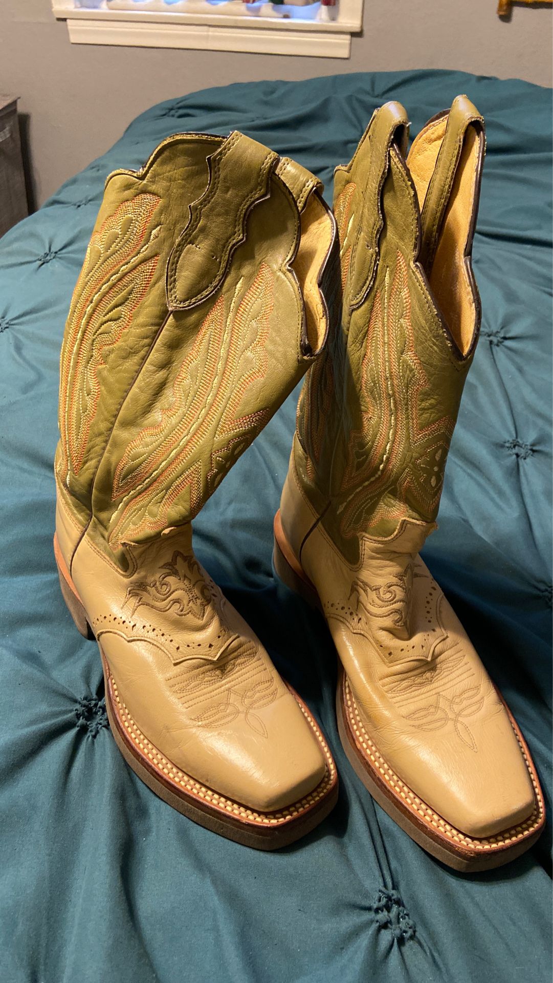 Women’s Justin Boots - Olive and Cream - 7 1/2 for Sale in Norco, CA ...