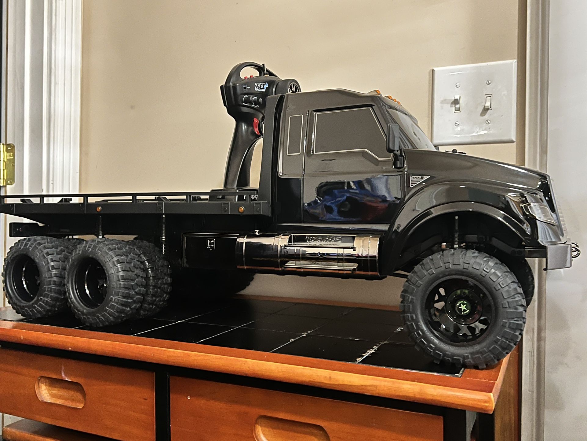 Traxxas Ultimate Hauler 6x6 Trx-6 Dually for Sale in Shelbyville, IN ...