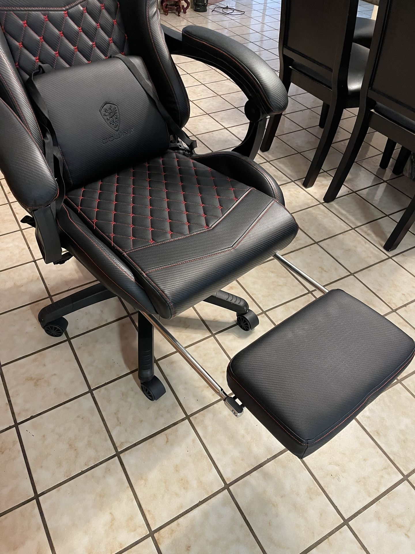DownX Gaming Chair for Sale in Santa Ana, CA - OfferUp