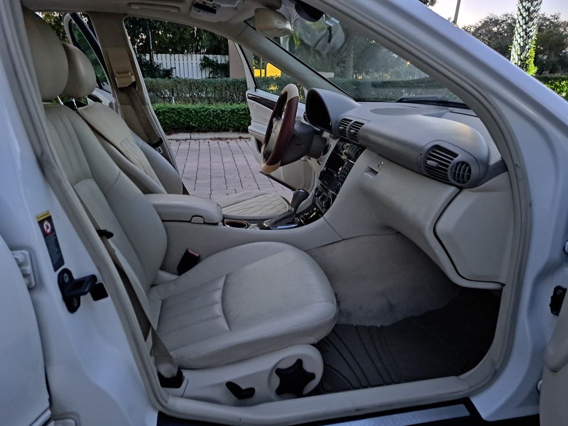 2005 MERCEDES BENZ C240 4MATIC for Sale in Fort Lauderdale, FL - OfferUp