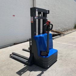 Blue Giant Stacker