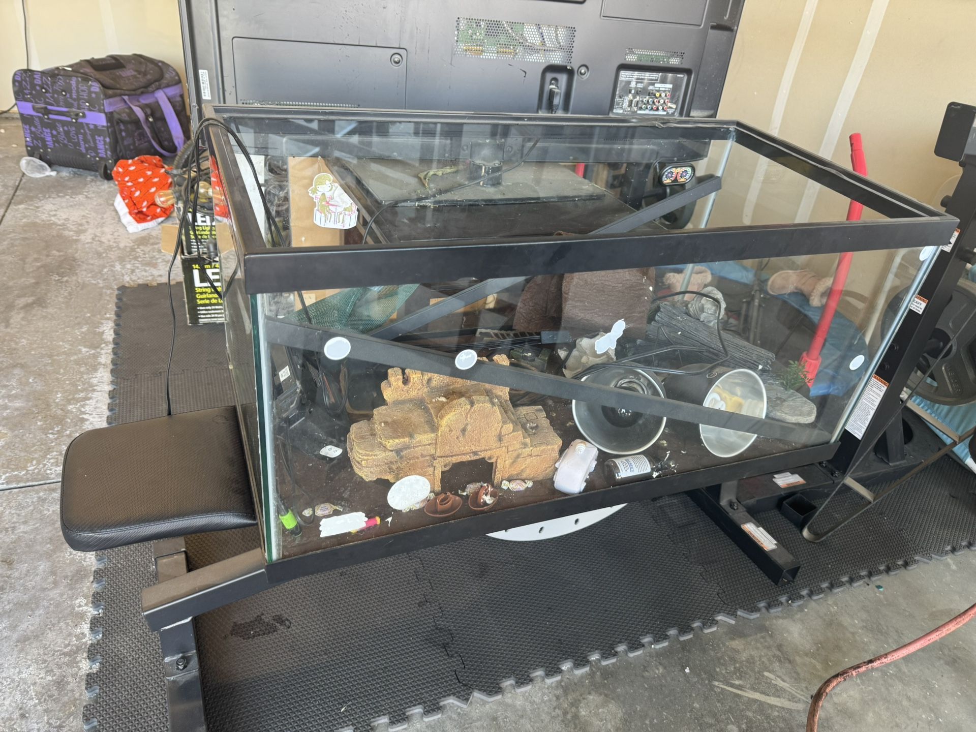 Fish/lizard Tank for Sale in Visalia, CA - OfferUp