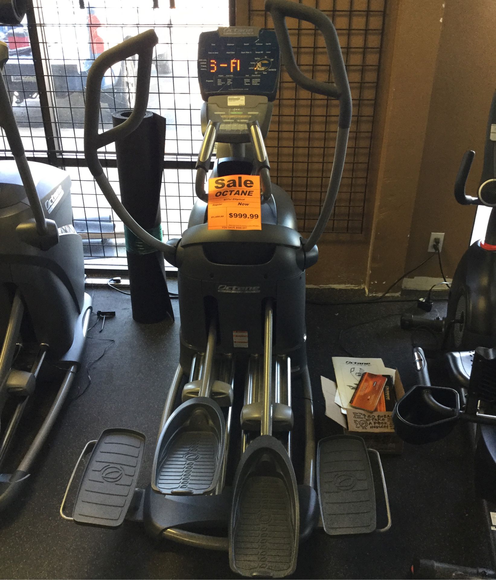 SALE!! Octane Q37 ci elliptical cross trainer With Cross Circuit Kit ...
