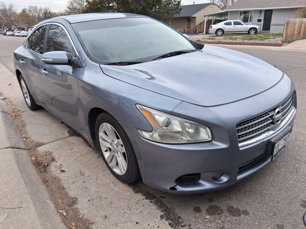 2011 Nissan Maxima for Sale in Commerce City, CO - OfferUp