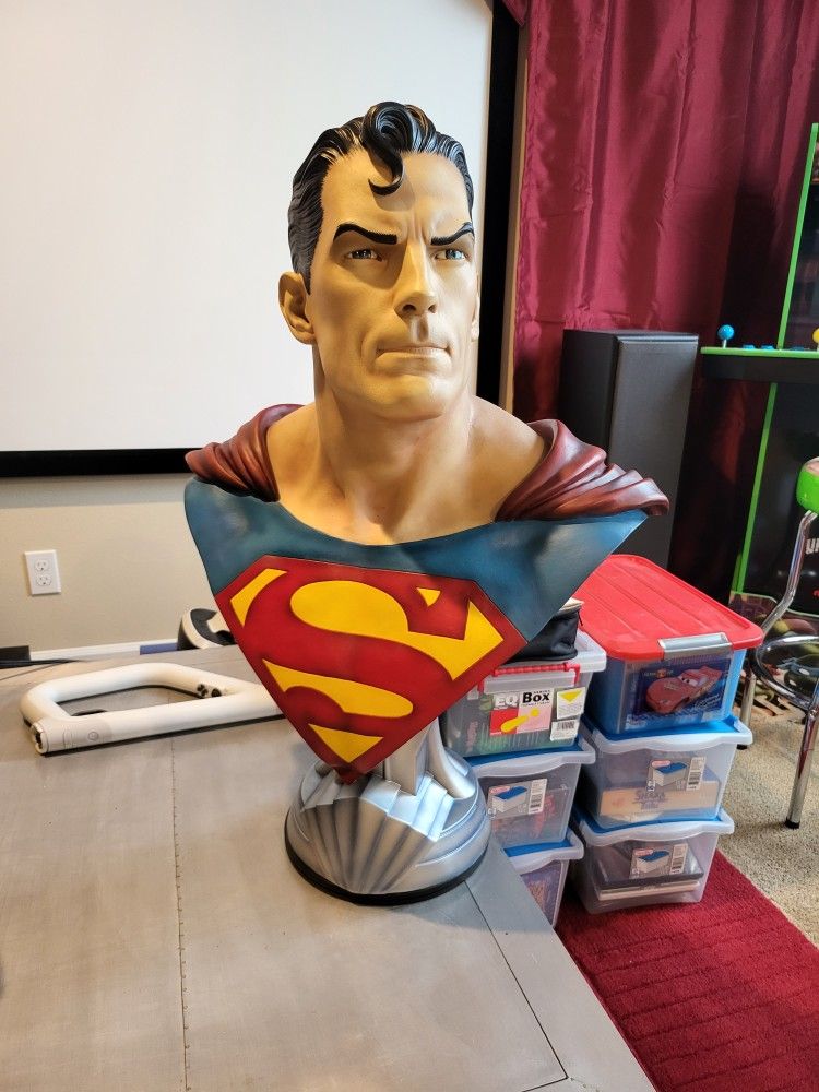 Sideshow Superman Legendary Bust for Sale in Everett, WA - OfferUp