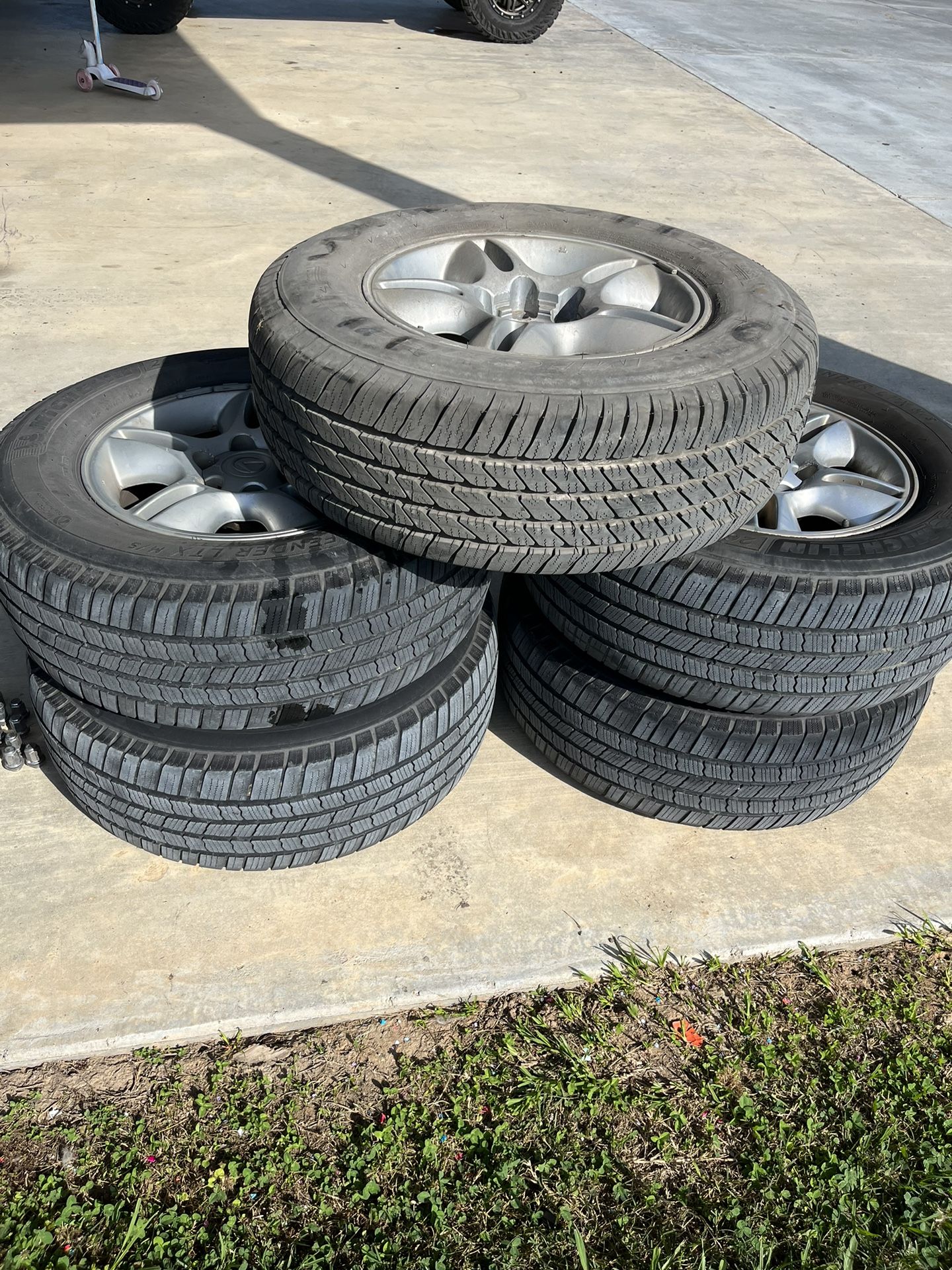 Lexus Gx 470 Wheels Tires for Sale in Arcadia, TX - OfferUp