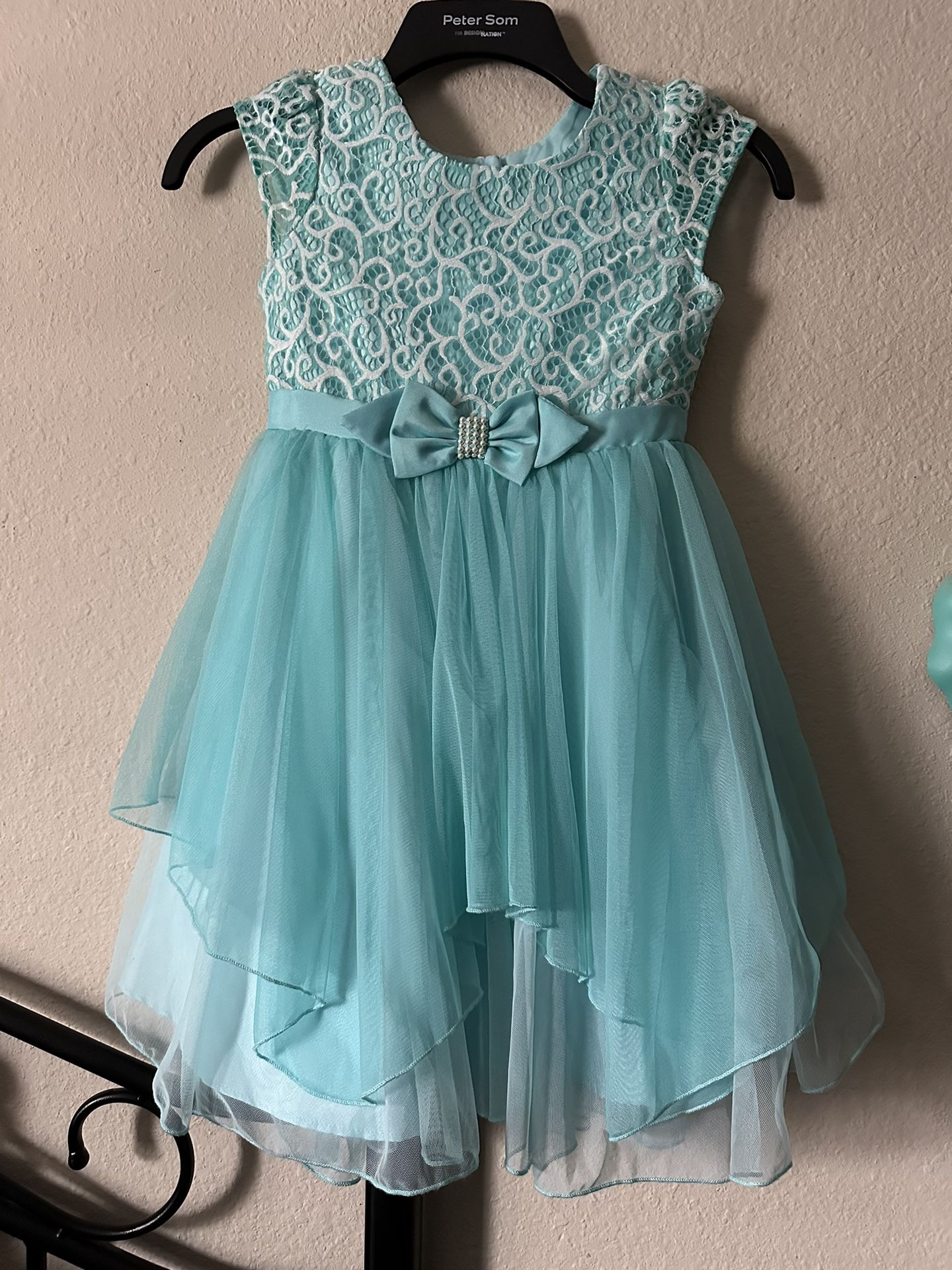 Girls Dress Size 6 for Sale in Hemet, CA - OfferUp