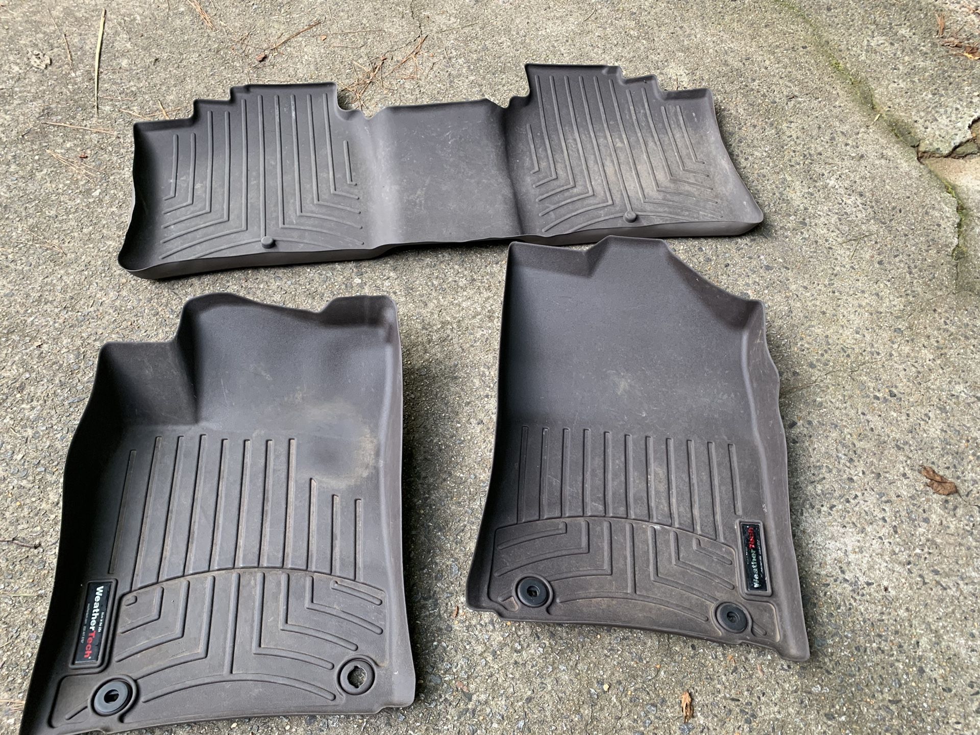 WeatherTech Lexus ES350 2014 for Sale in Smyrna, GA - OfferUp
