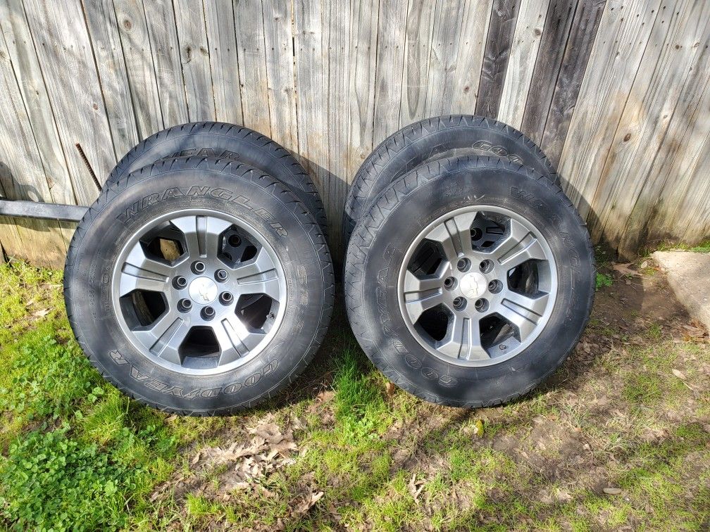 18" Chevy 2019 2020 Tahoe Z71 OEM wheels GRAY rims tires 2018 Silverado ...