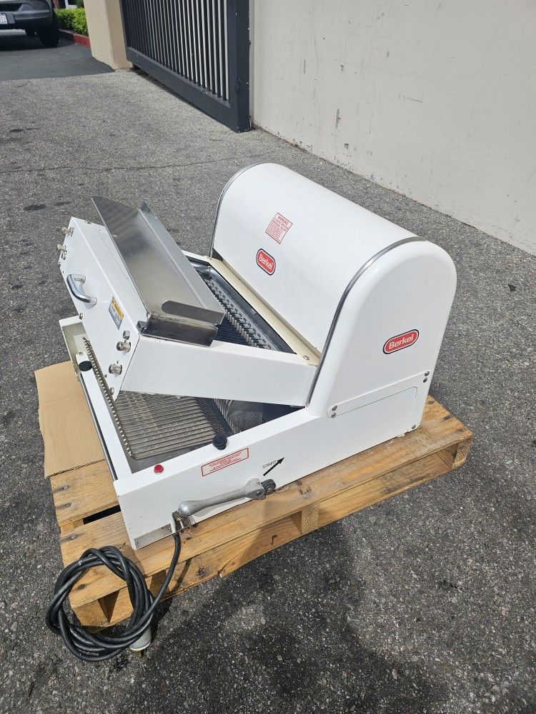 Berkel MB7/16STD Bread Slicer 7/16" Slice Thickness, 15 1/2" Max Loaf ...