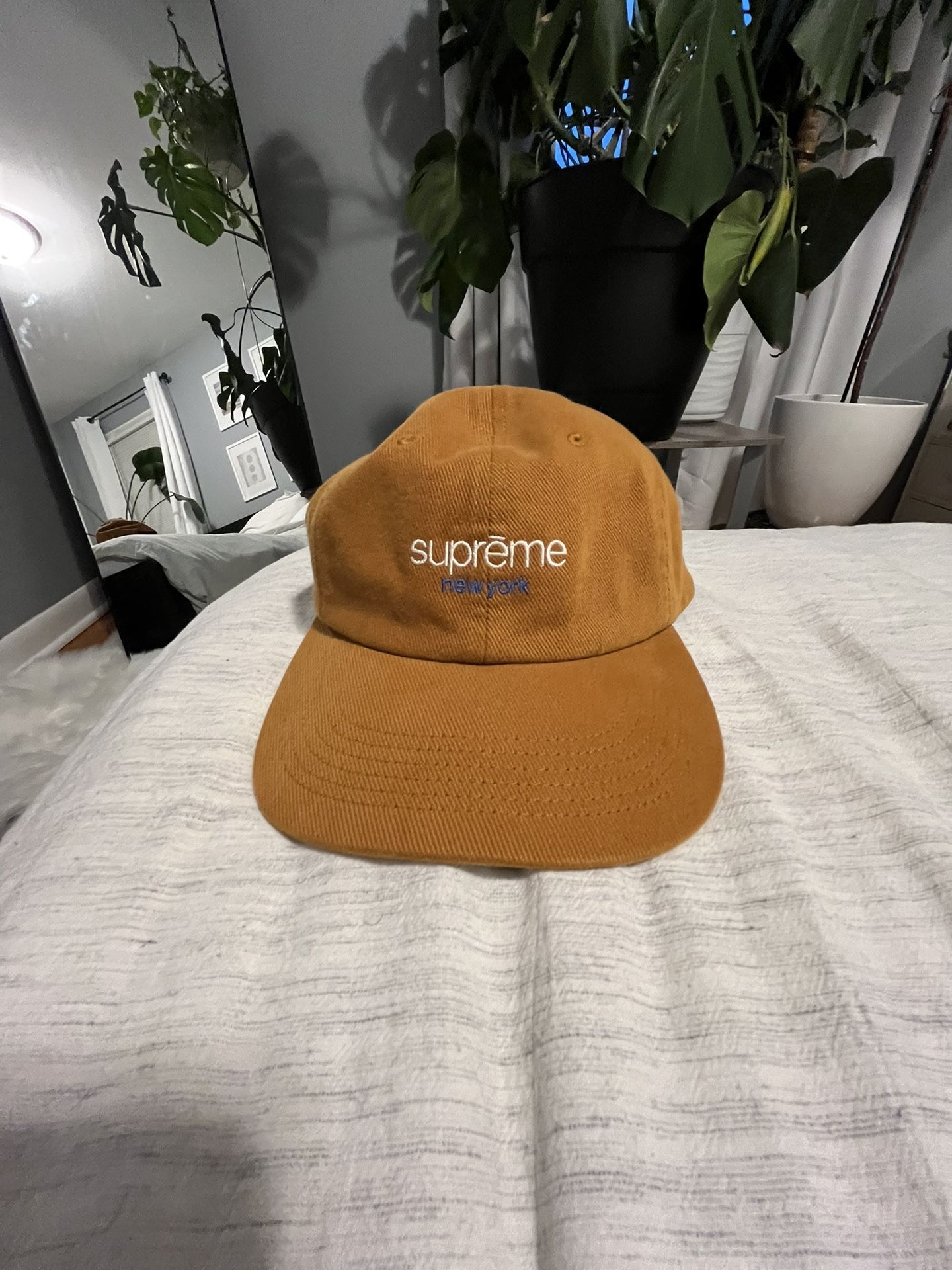Supreme Hat for Sale in Oakbrook Terrace, IL - OfferUp