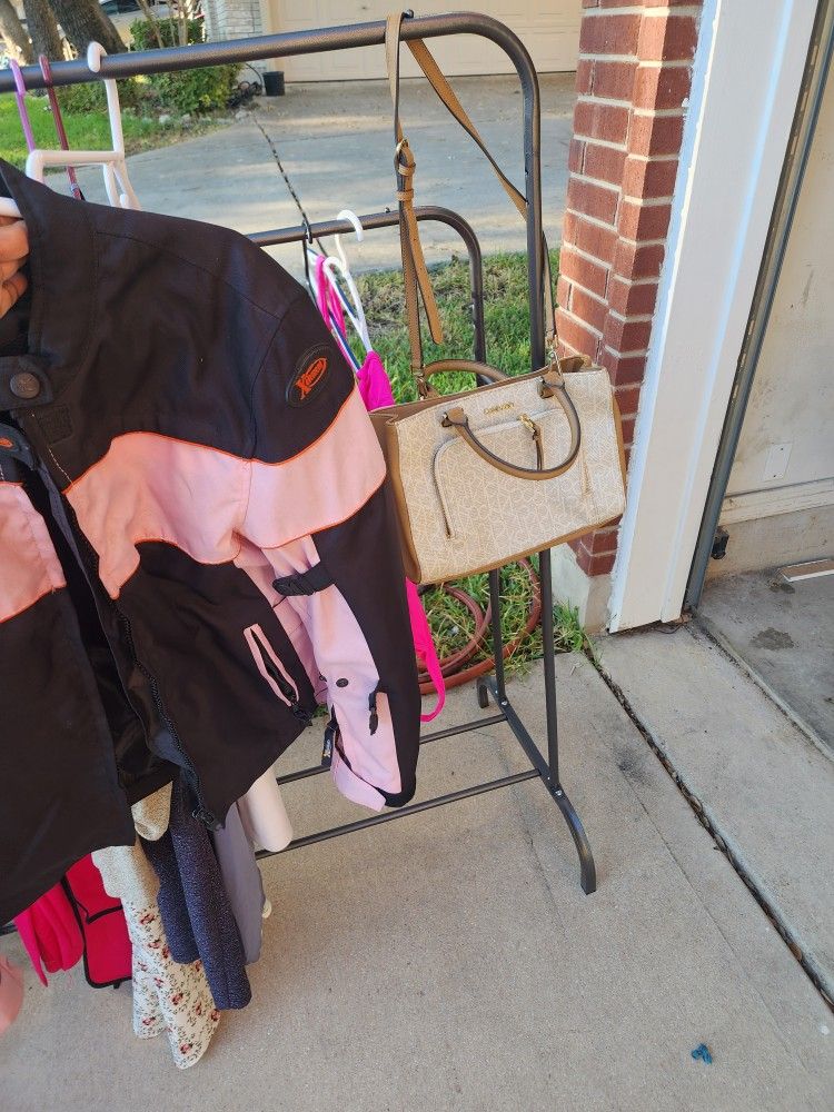 Community Wide Yard Sale for Sale in San Antonio, TX - OfferUp