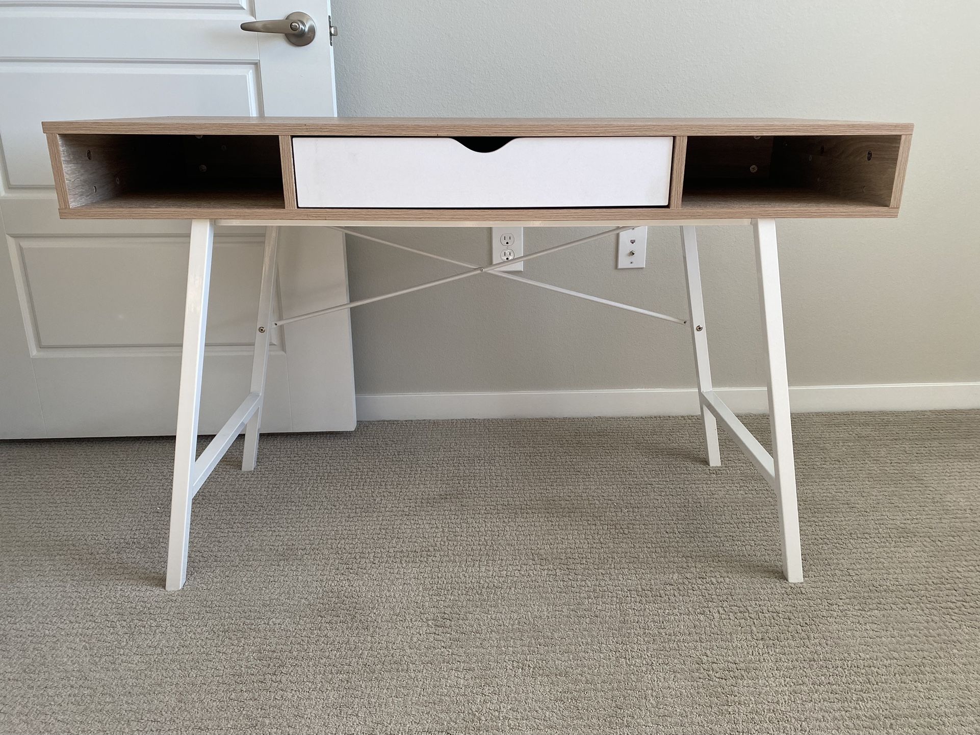 Modern Minimalist Computer Desk for Sale in Chandler, AZ - OfferUp