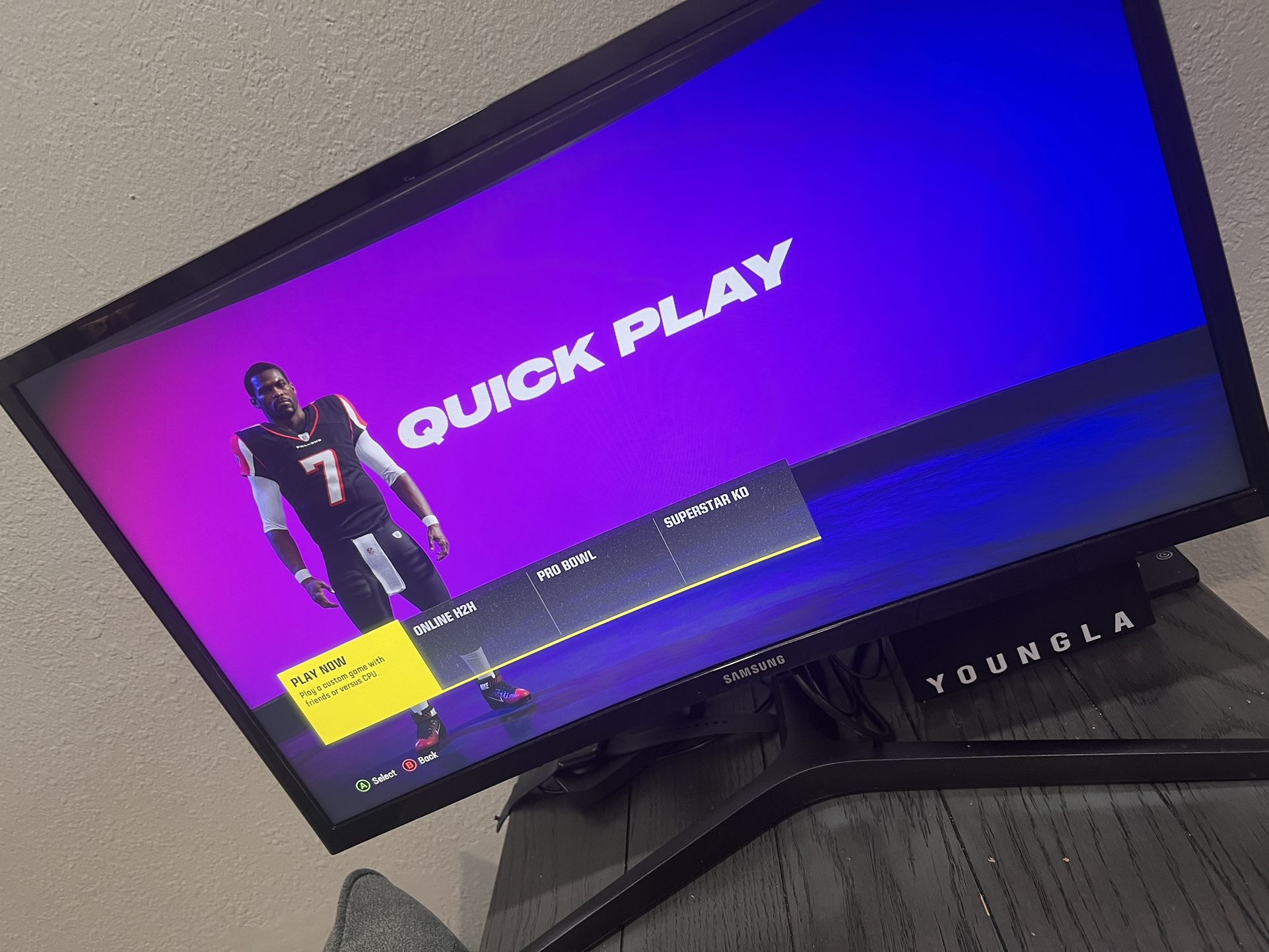 SAMSUNG 24-Inch CRG5 144Hz Curved Gaming Monitor (LC24RG50FQNXZA) â ...