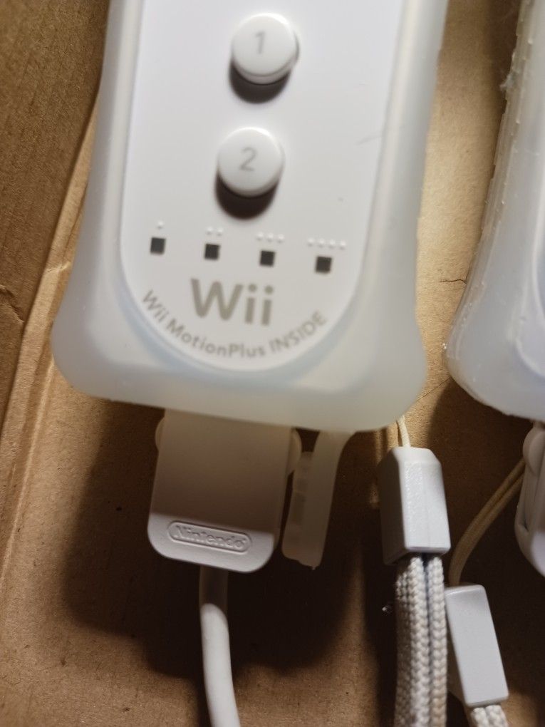 Nintendo Nintendo Wii Motion Plus Controller To Remotes To Nunchucks ...