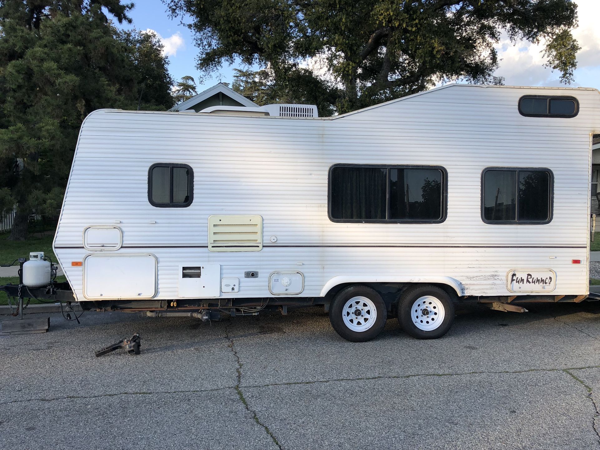 2000 Carson Fun Runner for Sale in Mount Baldy, CA - OfferUp