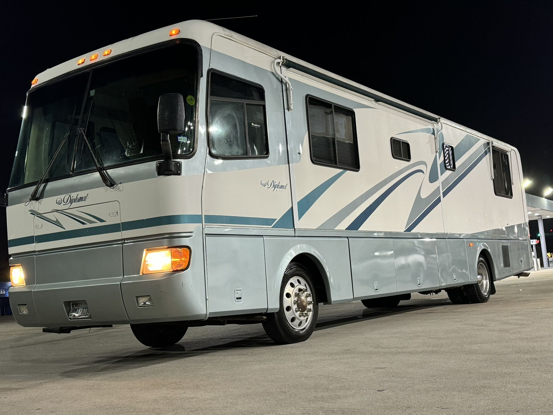 2000 Monaco Diplomat Motorhome for Sale in Houston, TX - OfferUp