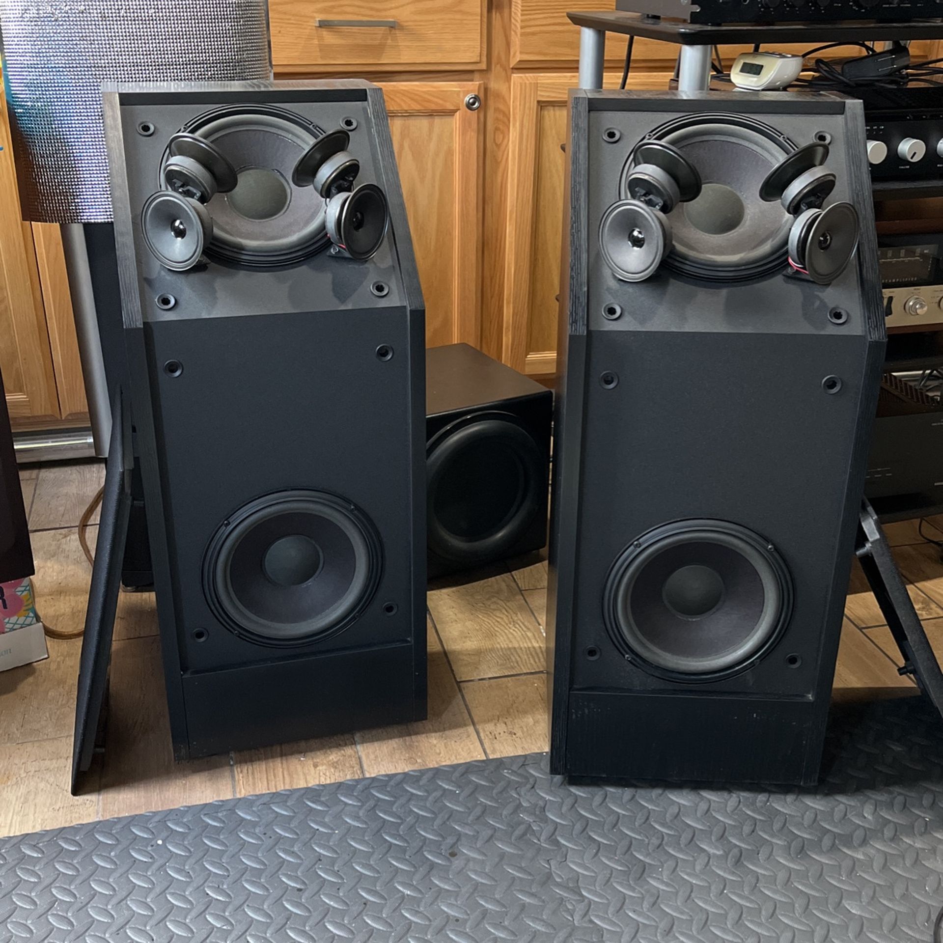 Bose 601 Series iii in Excellent Like New Condition for Sale in Long ...