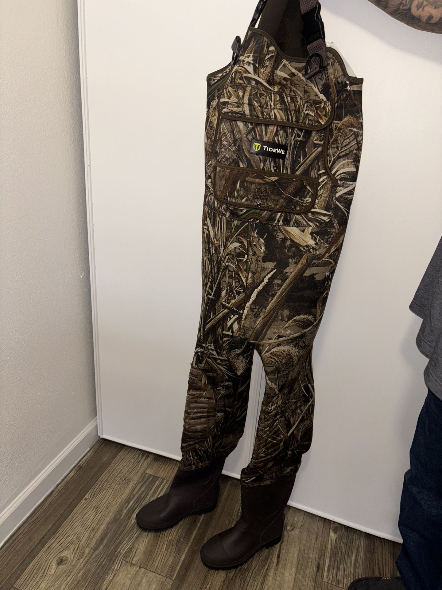 Realtree Hunting Waders with Boot Hanger & Max-5 Insulation, Waterproof ...