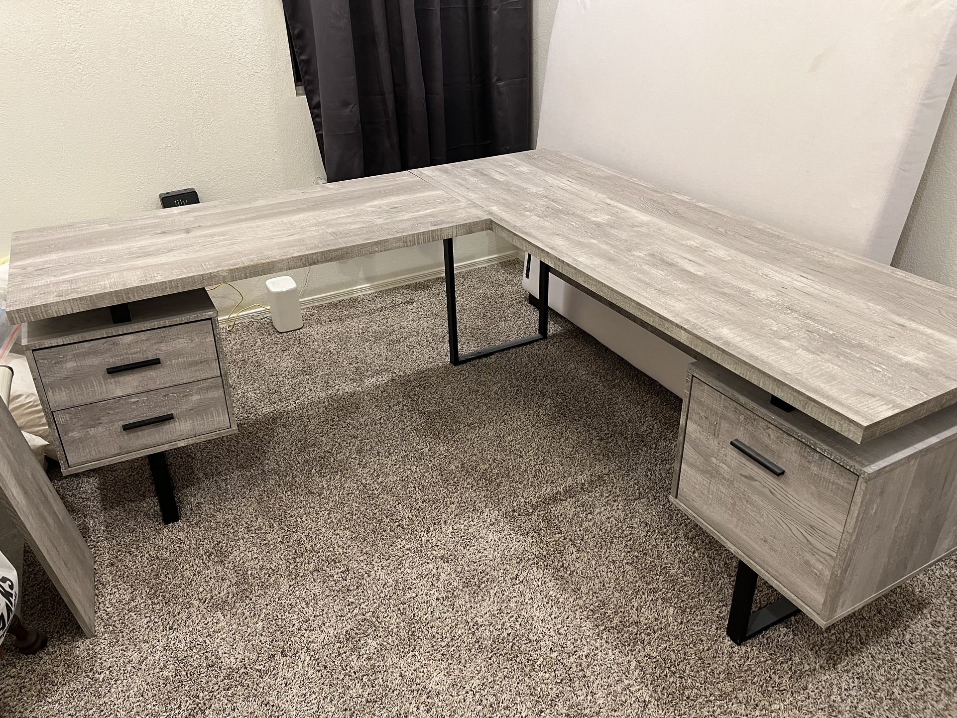 Corner Desk for Sale in Peoria, AZ - OfferUp
