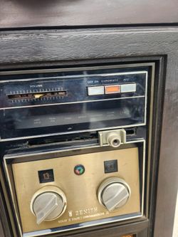 Zenith Solid State Chromacolor II Vintage Oldschool Tv for Sale in La ...