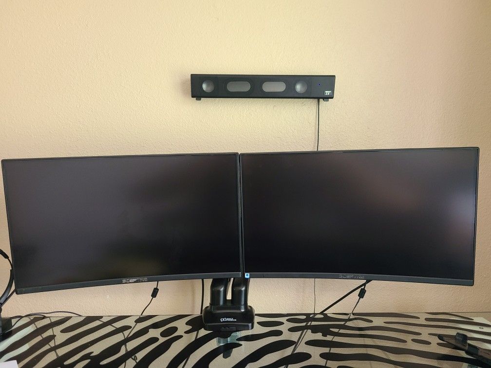 2 x 24" Spectre Curved Monitors on a hydraulic powered monitor tree ...