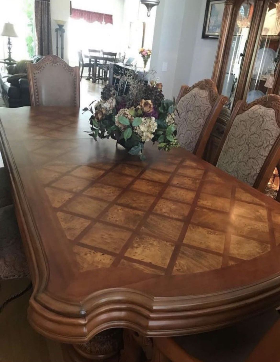 Monte carlo dining set store