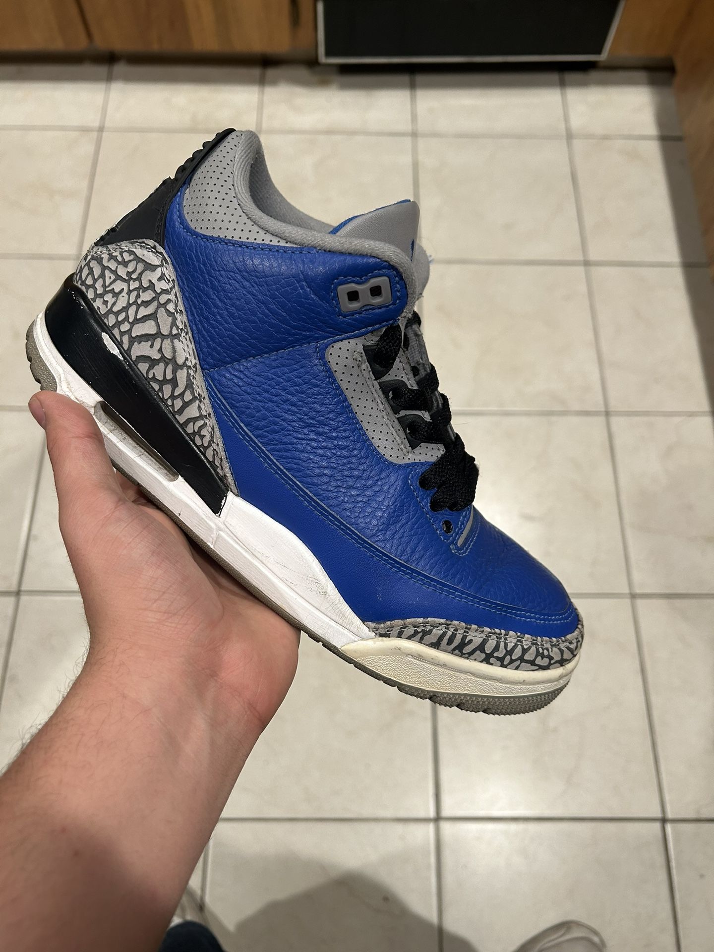 Jordan 3 Varsity Royal for Sale in Cornelius, OR - OfferUp