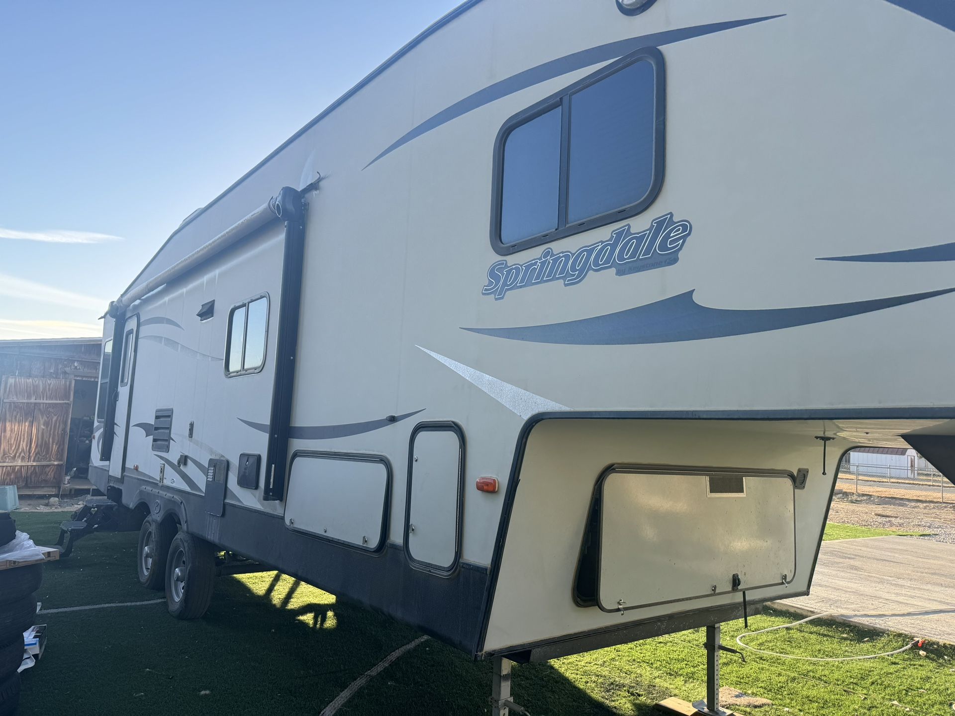 2015 Springdale Fifth Wheel Travel Trailer In Victorville Ca for Sale ...