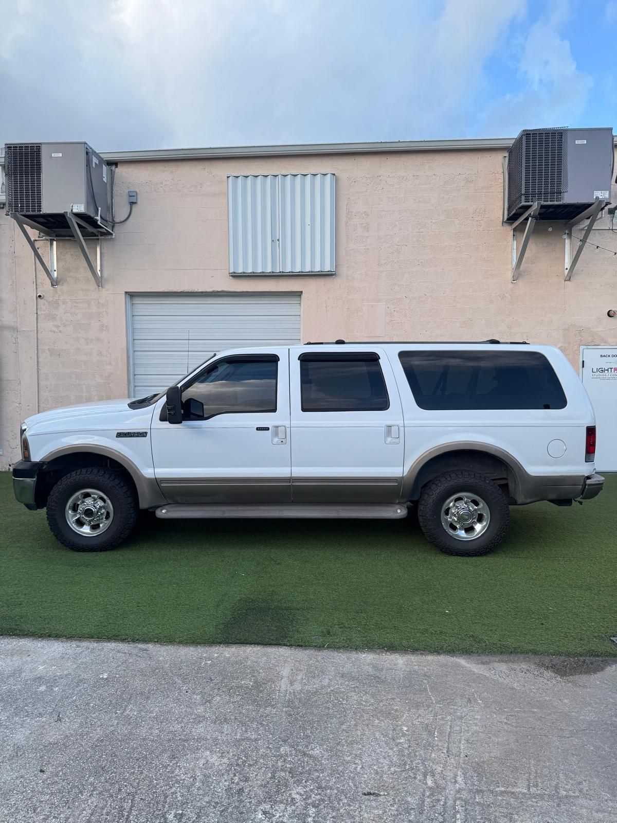 2003 Ford Excursion for Sale in Miami, FL - OfferUp