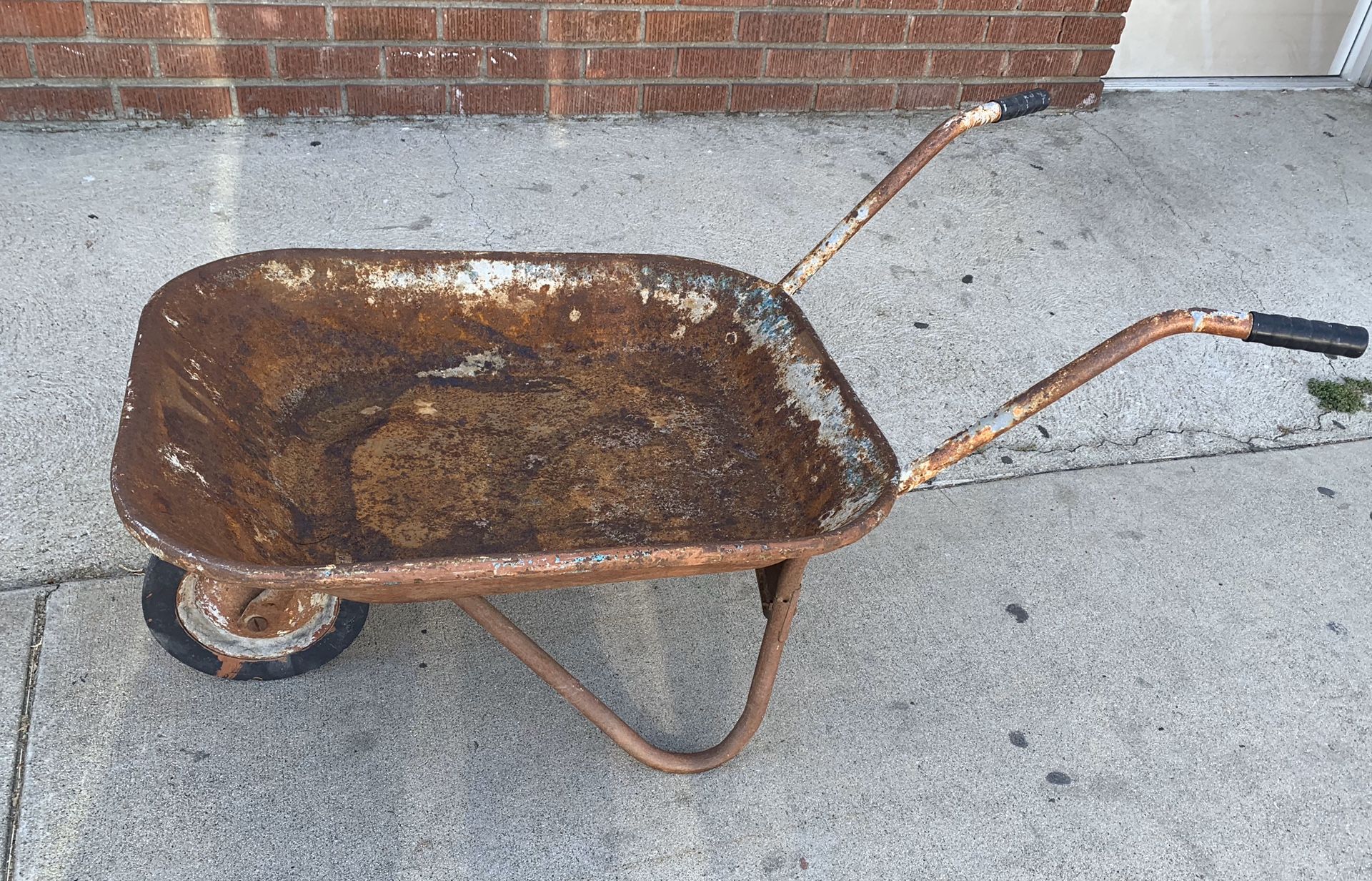 Vintage Wheel Barrel with Solid Rubber Tire. for Sale in Los Angeles ...