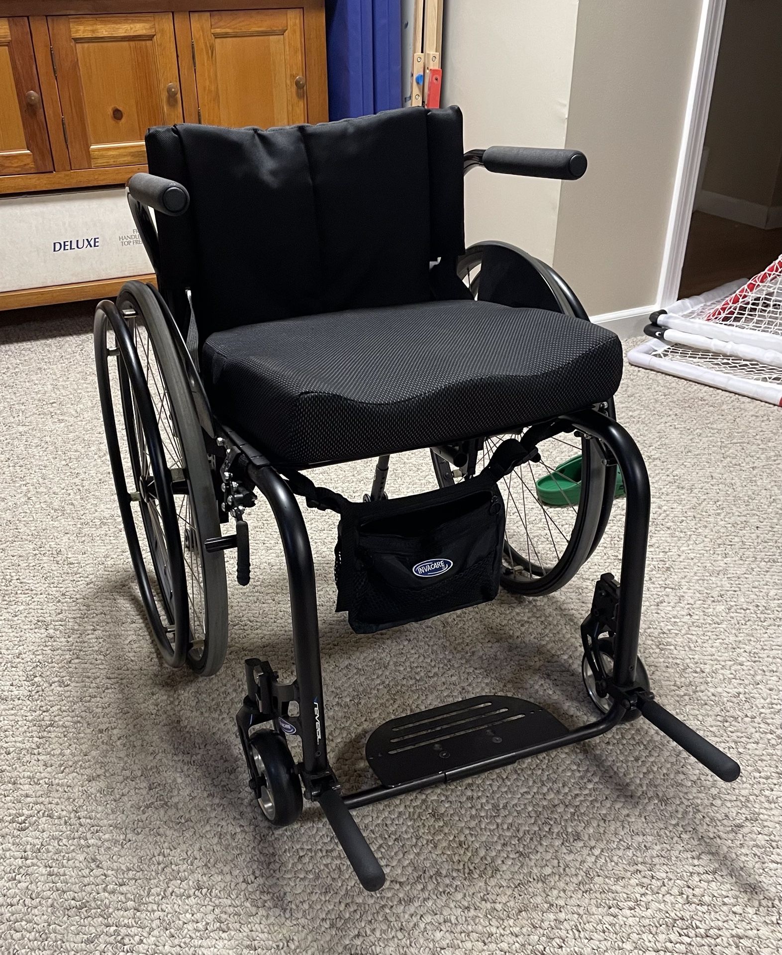 Invacare Wheelchair, Top end Model for Sale in Vernon Rockvl, CT - OfferUp