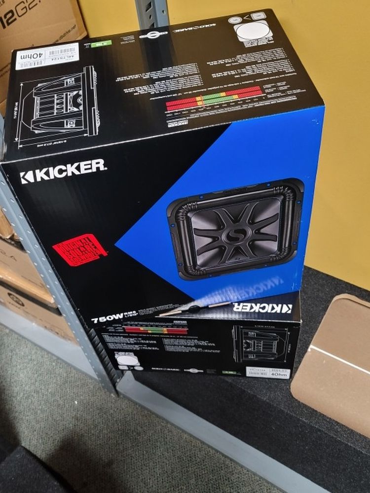 2 Kicker L7 12 INCH WITH Box for Sale in Joliet, IL - OfferUp