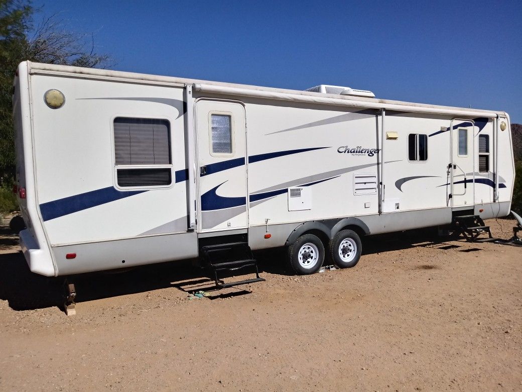 2002 Keystone Challenger 33ft Travel Trailer for Sale in Tucson, AZ ...
