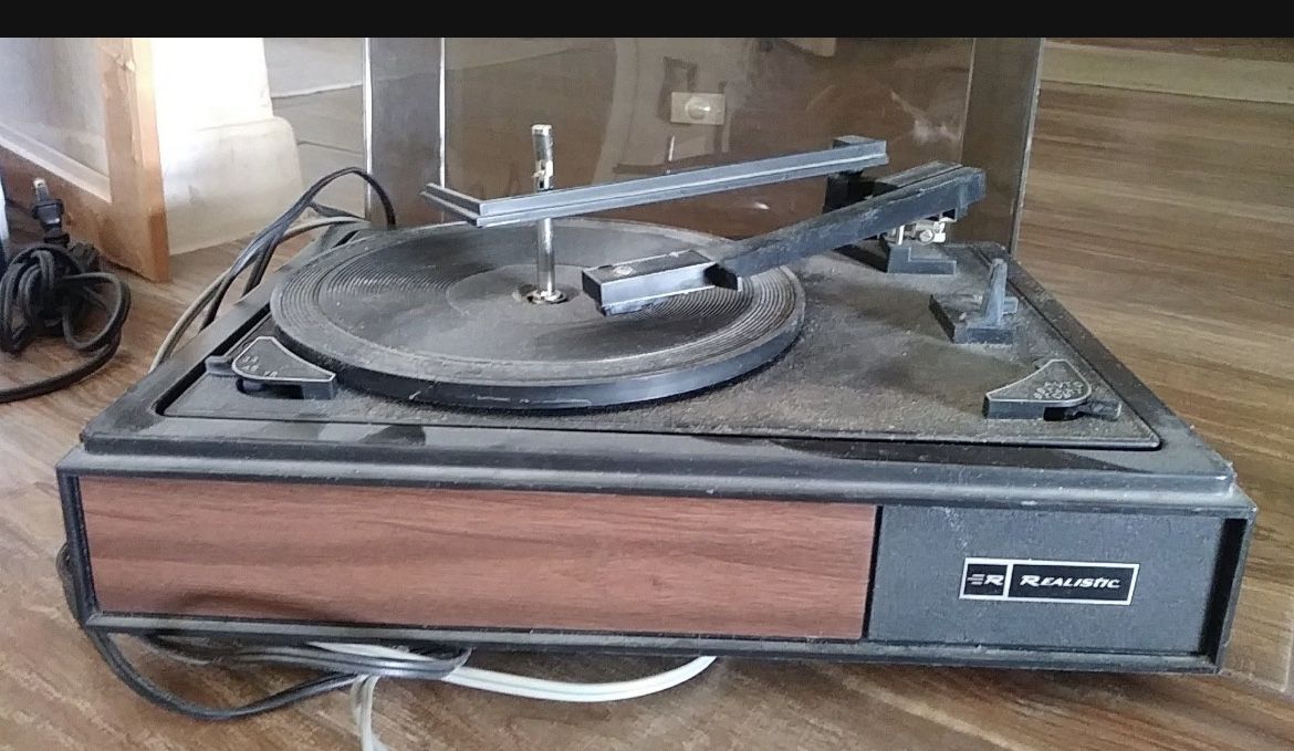 Realistic record Player for Sale in El Paso, TX - OfferUp