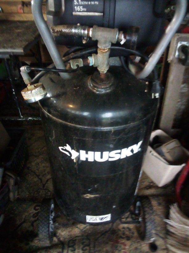 Husky 33 Gal 165 Psi Compressor for Sale in Hoquiam, WA - OfferUp