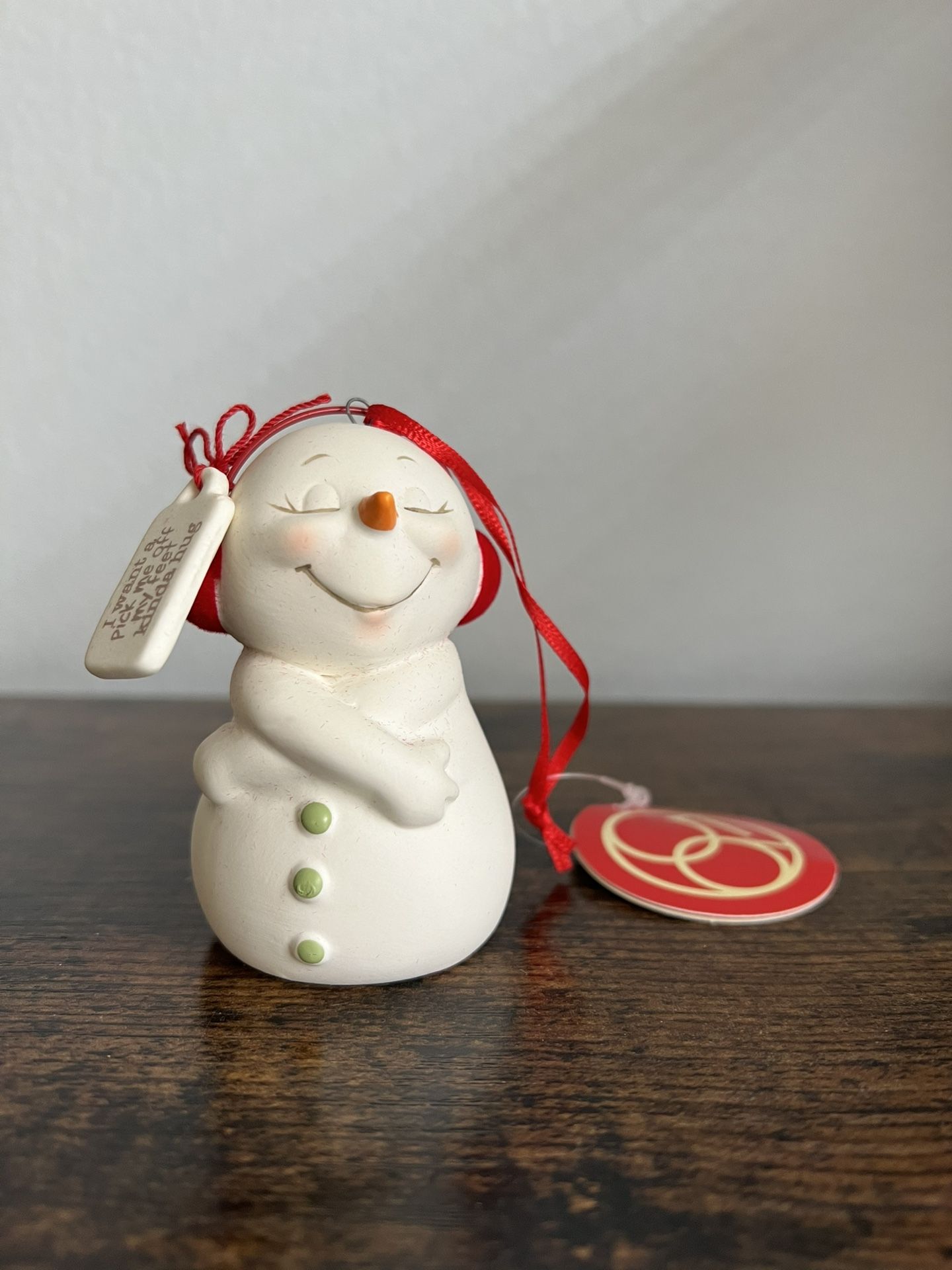 Hallmark " I want a pick me off my feet kind of hug" Snowman ...
