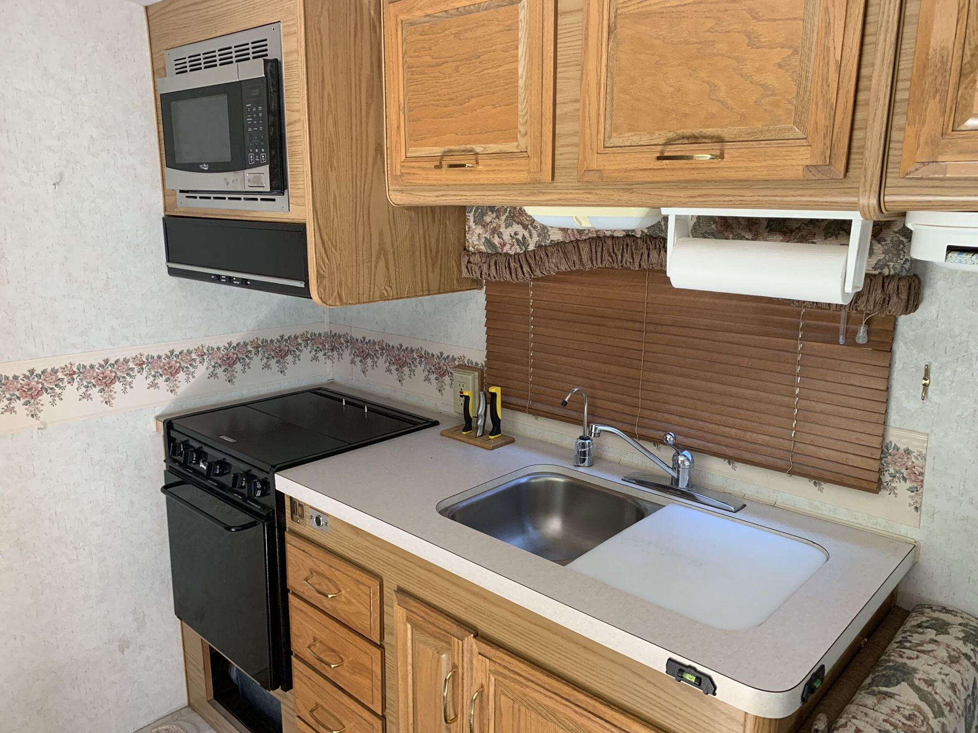 98 Bounder Class A Motorhome/RV for Sale in Corona, CA - OfferUp