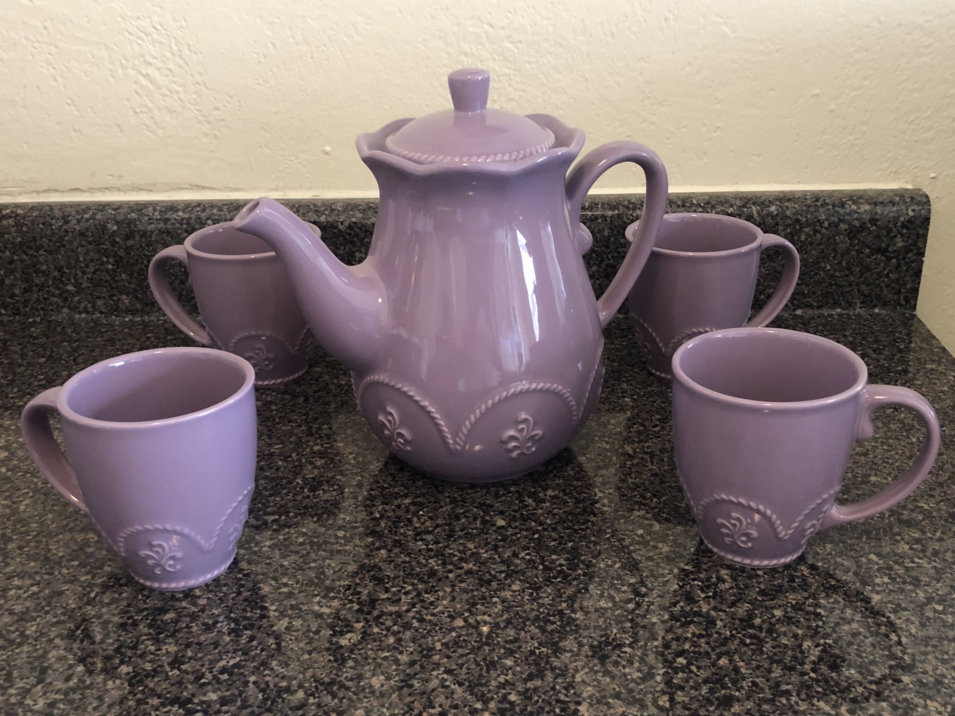 Juego de jarra y 4 tazas color lila princess House for Sale in Bell ...