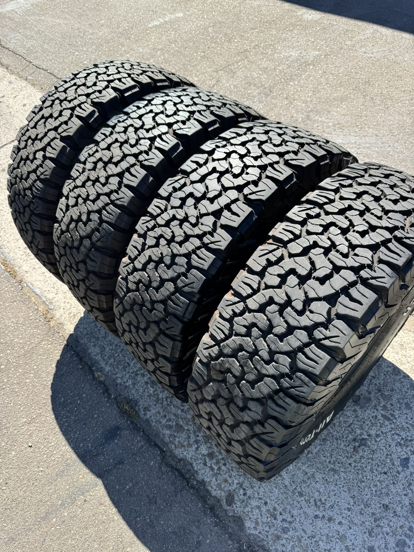 Toyota Tacoma 4Runner 32” BF Goodrich KO2 All-Terrain Tires for 16” Wheels 265/75/16 for Sale in ...